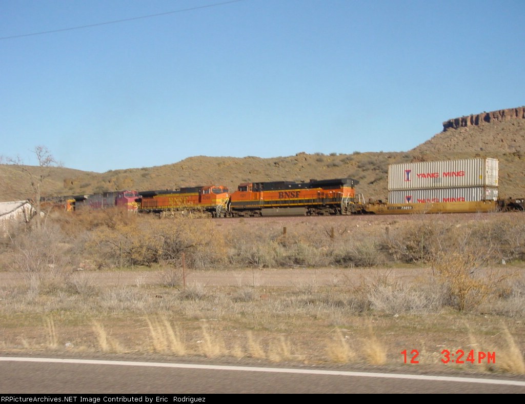 BNSF 1121
